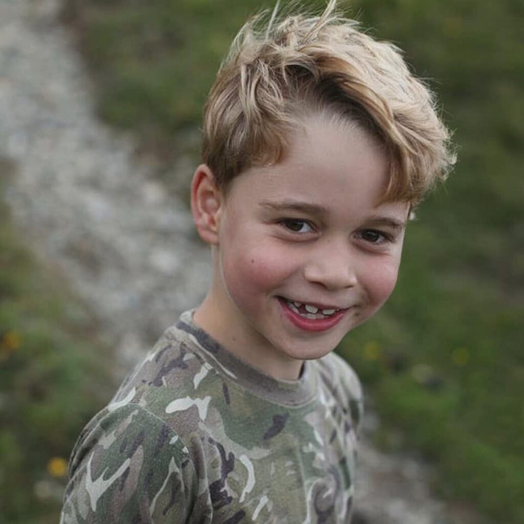 William en Catherine delen nieuwe foto's van jarige prins George - Vorsten