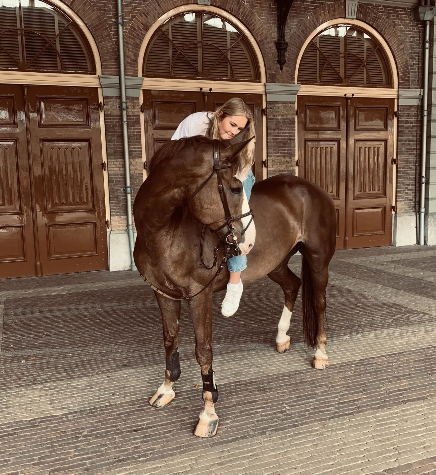 Zien: Prinses Amalia viert Werelddierendag met paard Mojito - Vorsten