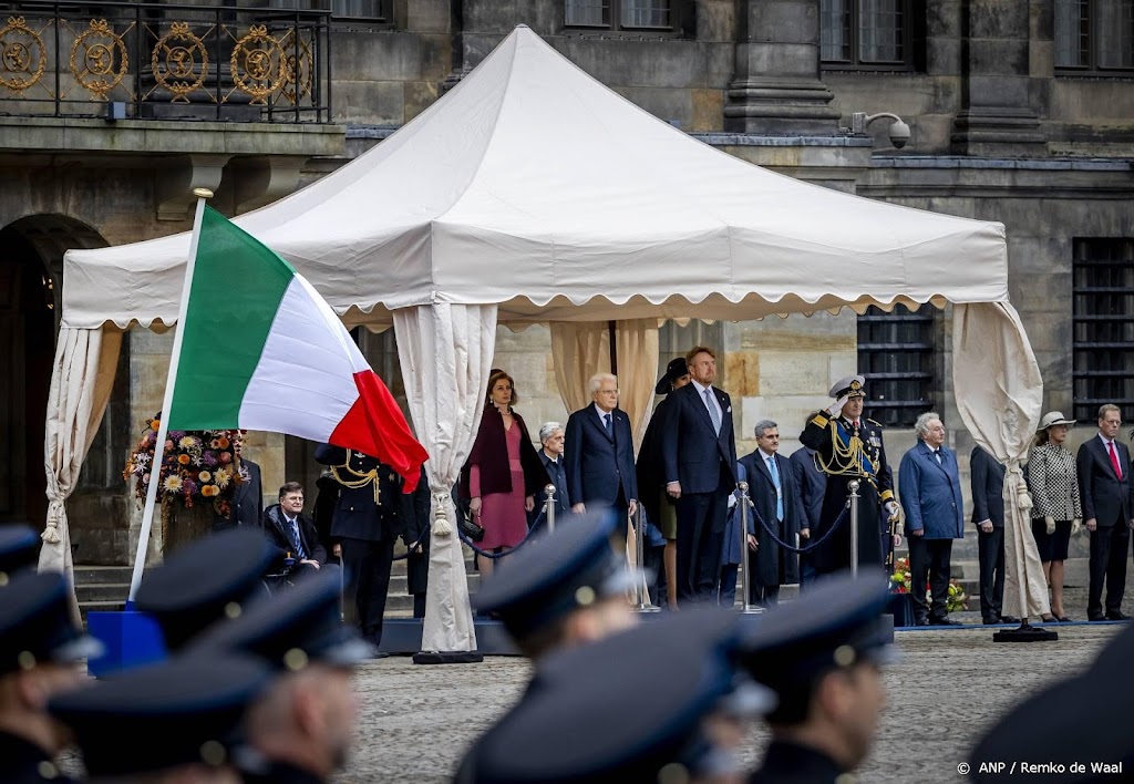 Koninklijk paar ontvangt Italiaanse president op de Dam - Vorsten