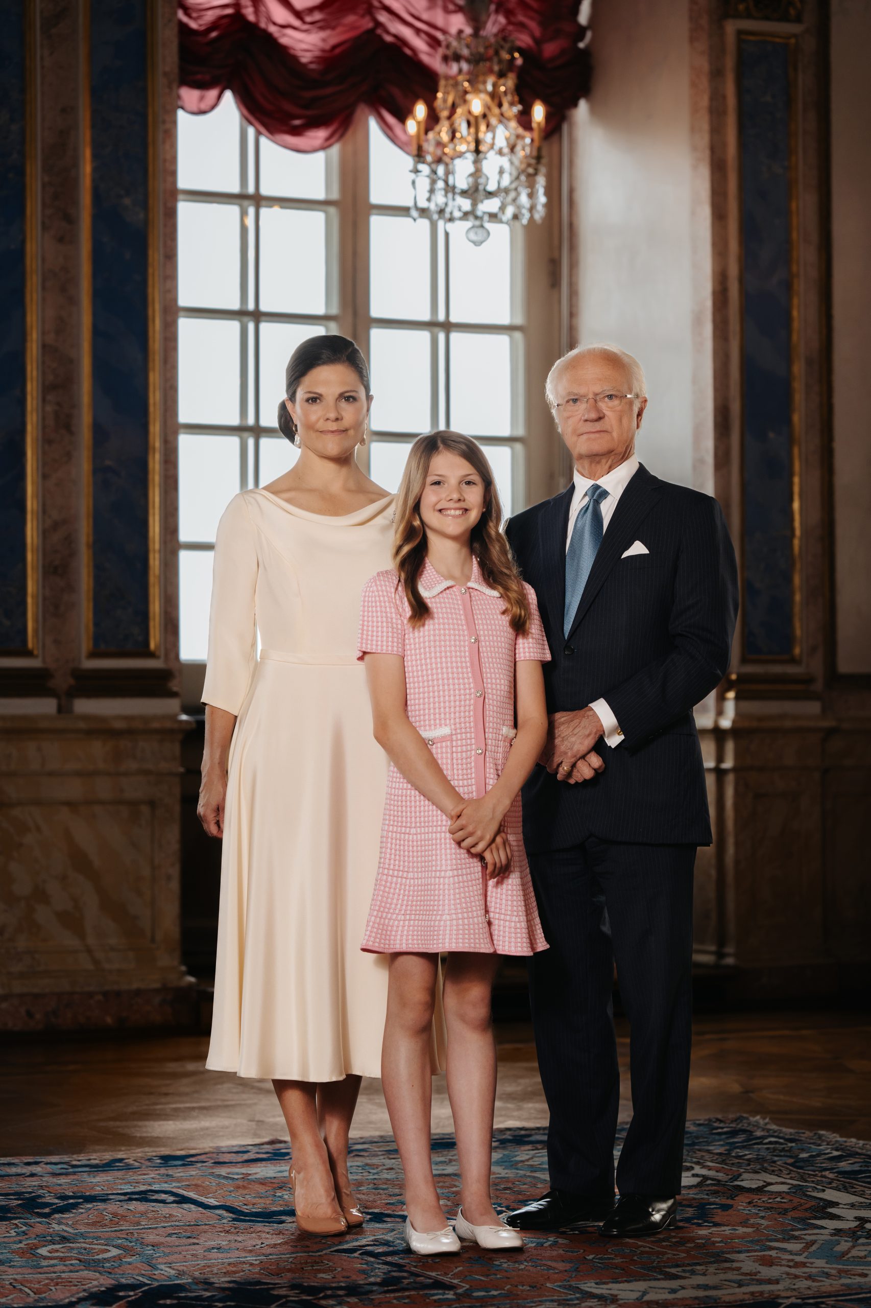 Zien: Zweeds koningshuis deelt familiefoto's voor jubileum Carl Gustaf ...